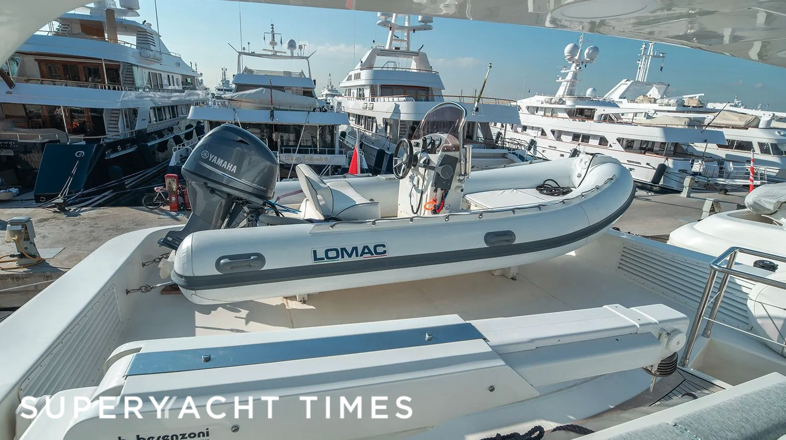 27m Sanlorenzo motor yacht Diamare for sale