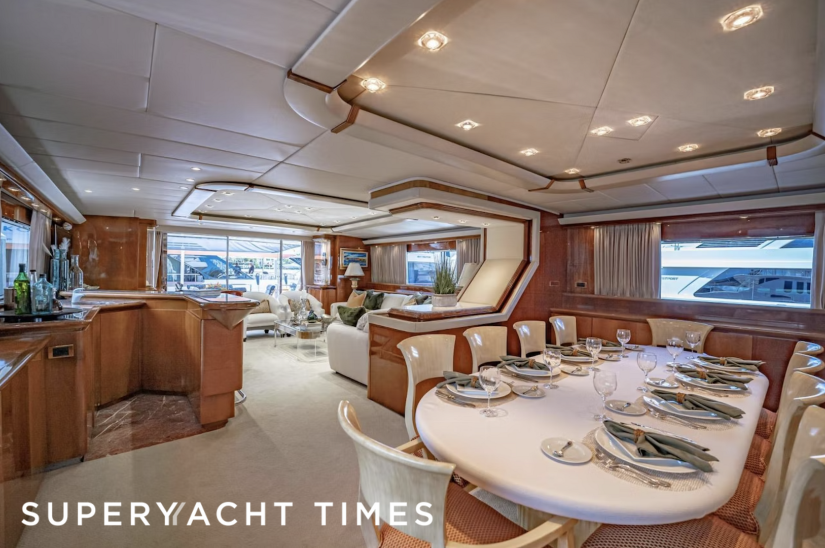 36m Azimut motor yacht Shalimar sold