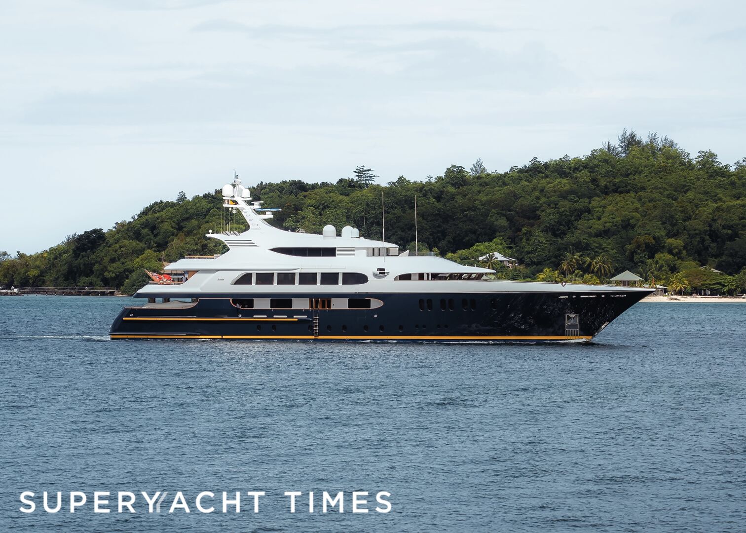 Feadship superyacht Tanusha in Mahé