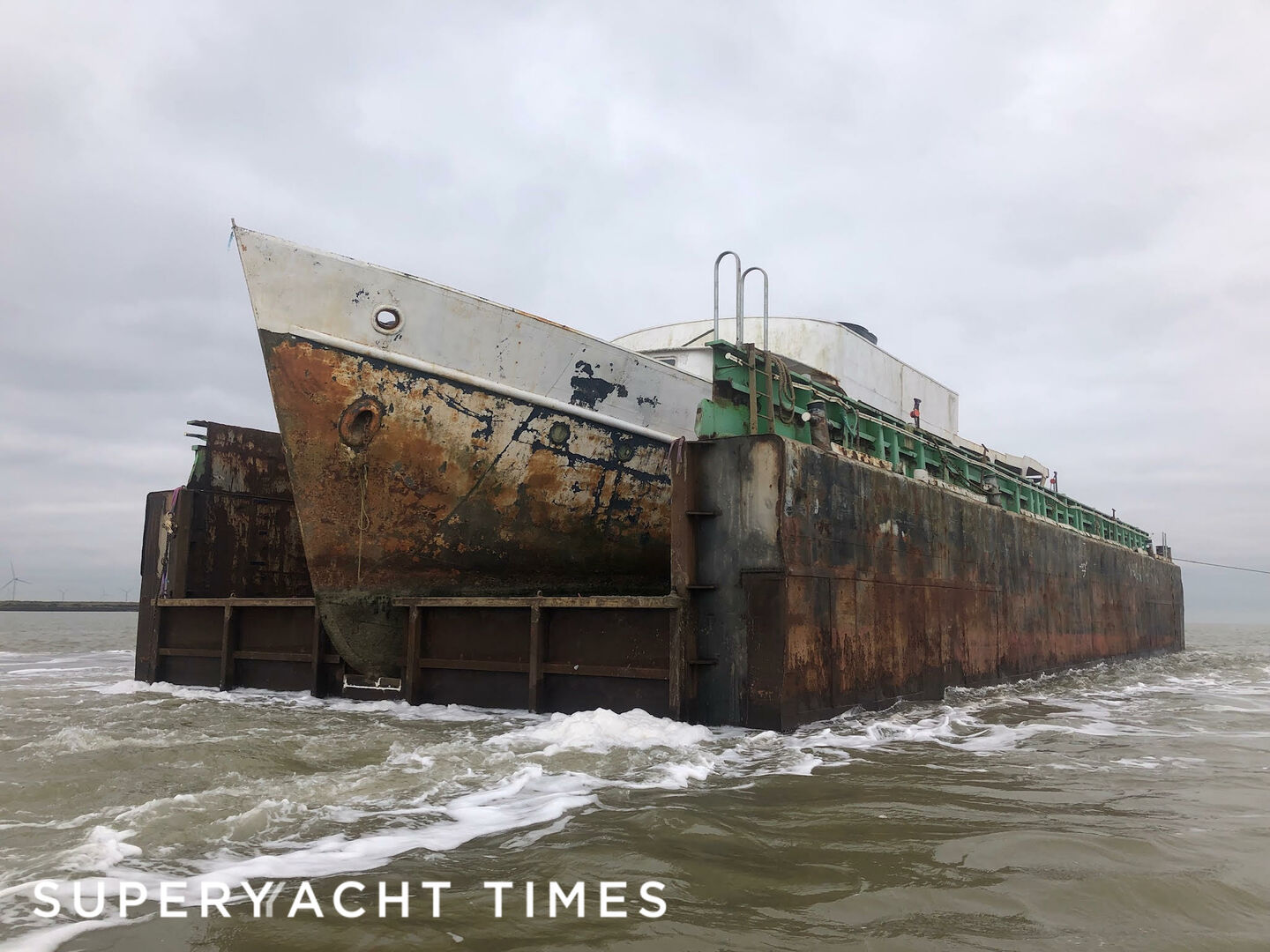 History: 100-year old motor yacht Llys Helig leaves Burnham after salvage