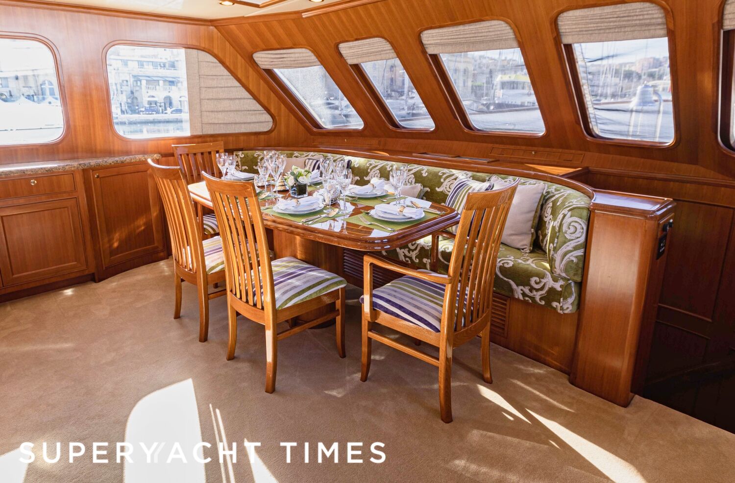 28m Offshore Yachts motor yacht Sundene sold