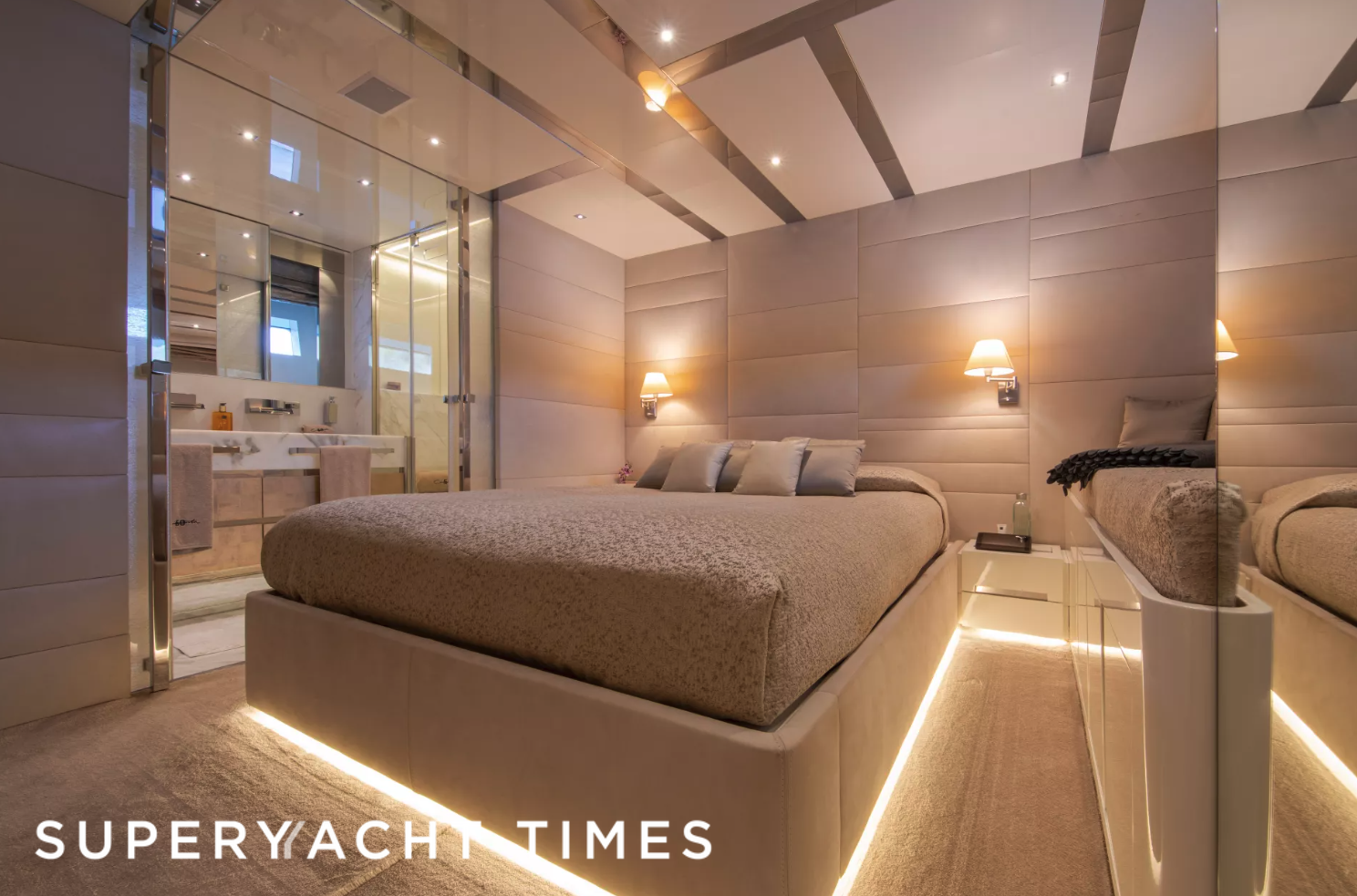 36m Admiral motor yacht Cinquanta 50 for sale
