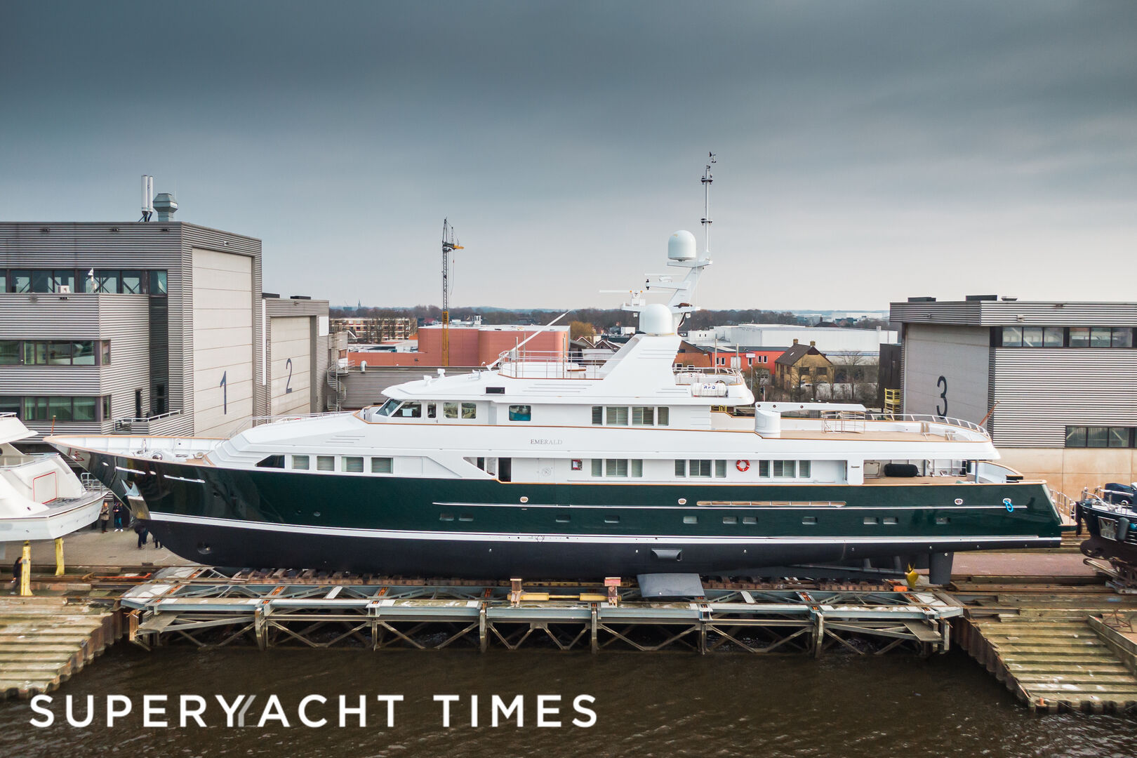 50m Feadship superyacht Legacy V rechristened Emerald following major ...