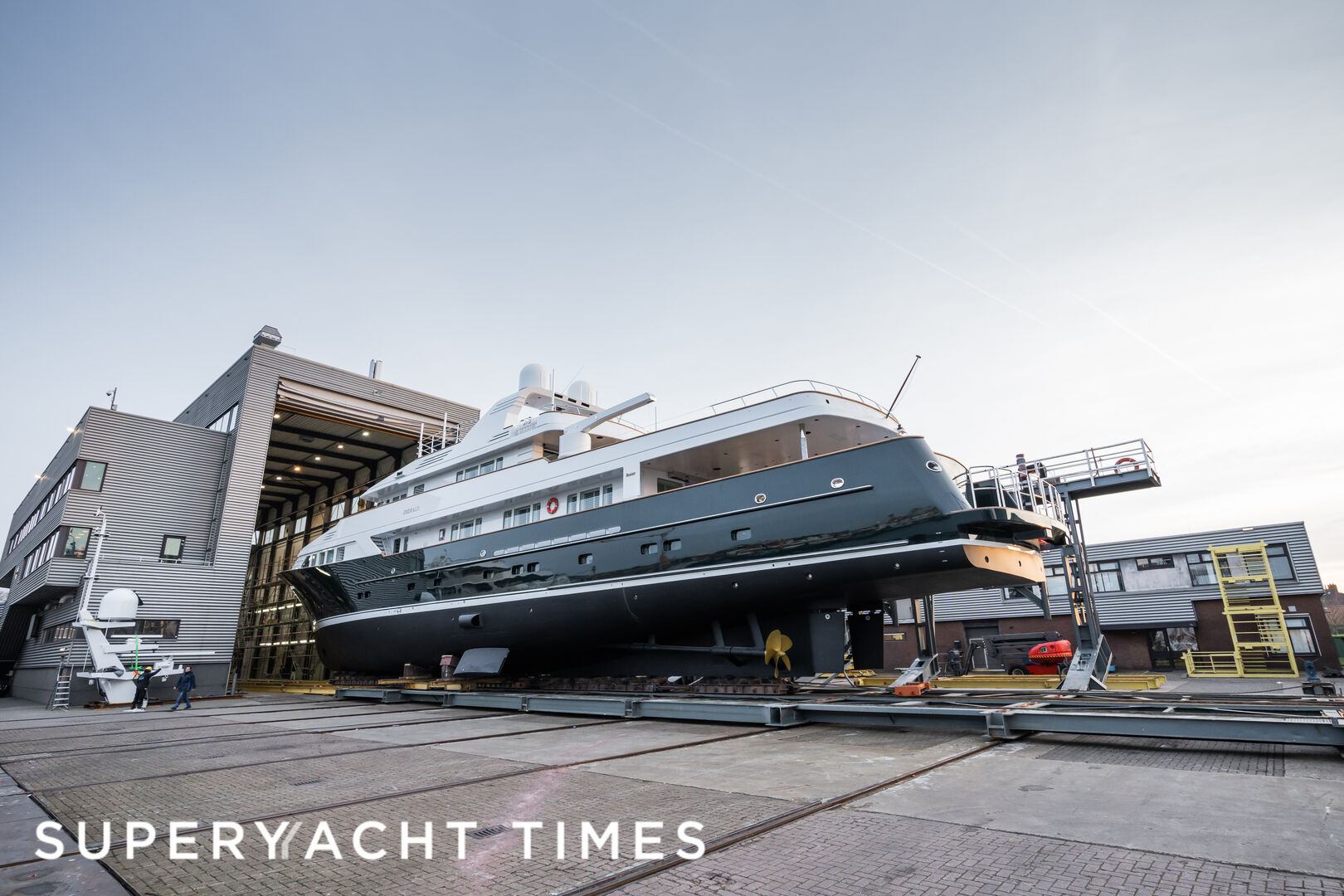 50m Feadship superyacht Legacy V rechristened Emerald following major ...