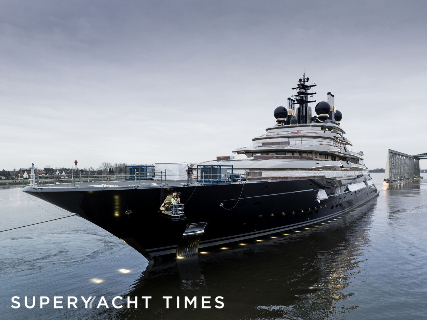 Video: 145m secretive Lürssen superyacht Luminance launched