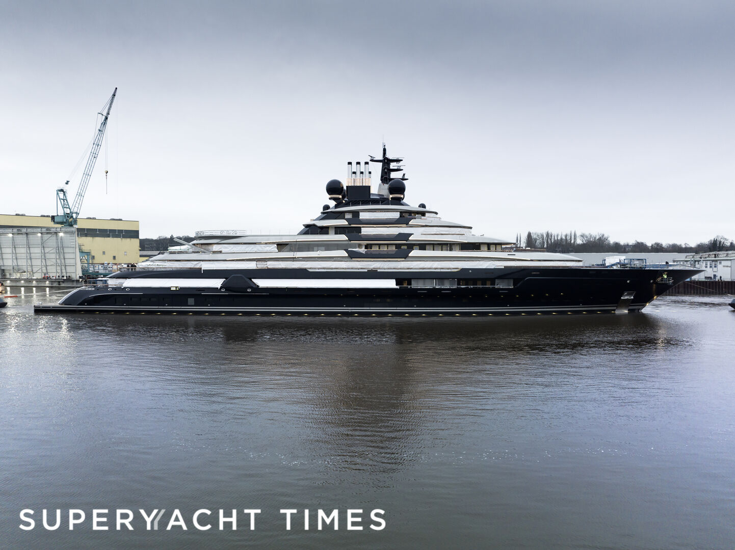 Video: 145m secretive Lürssen superyacht Luminance launched