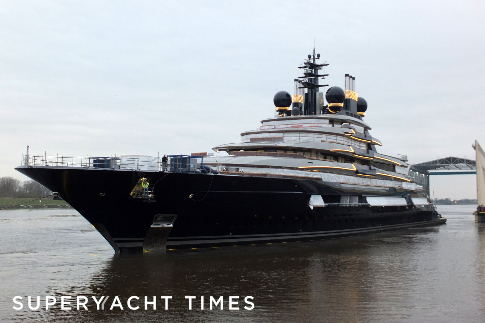 Video: 145m secretive Lürssen superyacht Luminance launched