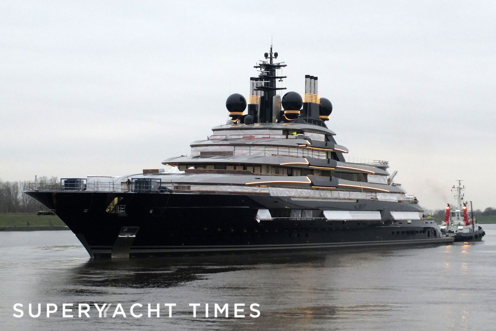 Video: 145m secretive Lürssen superyacht Luminance launched