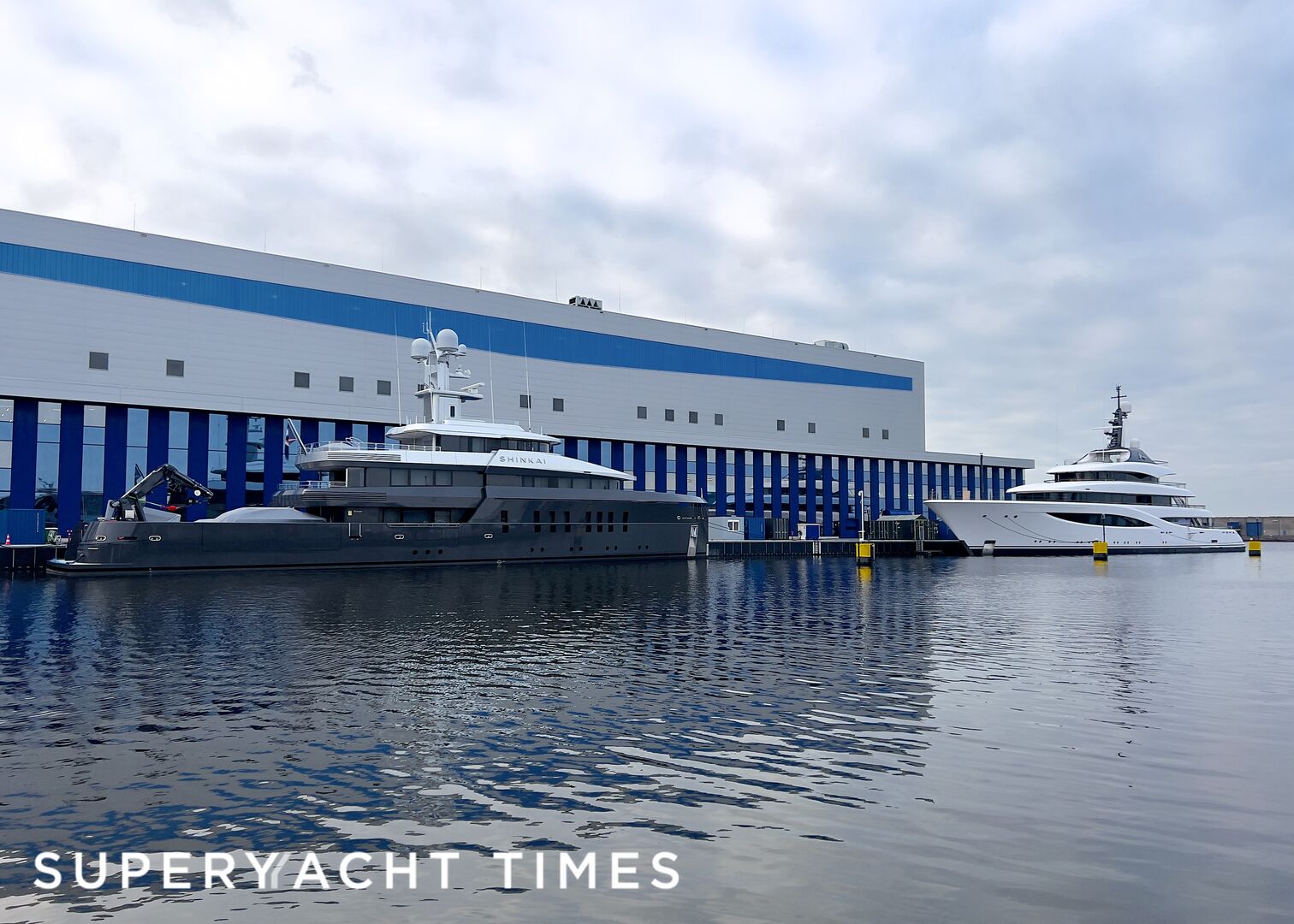 Feadship superyachts Shinkai and Juice in Amsterdam