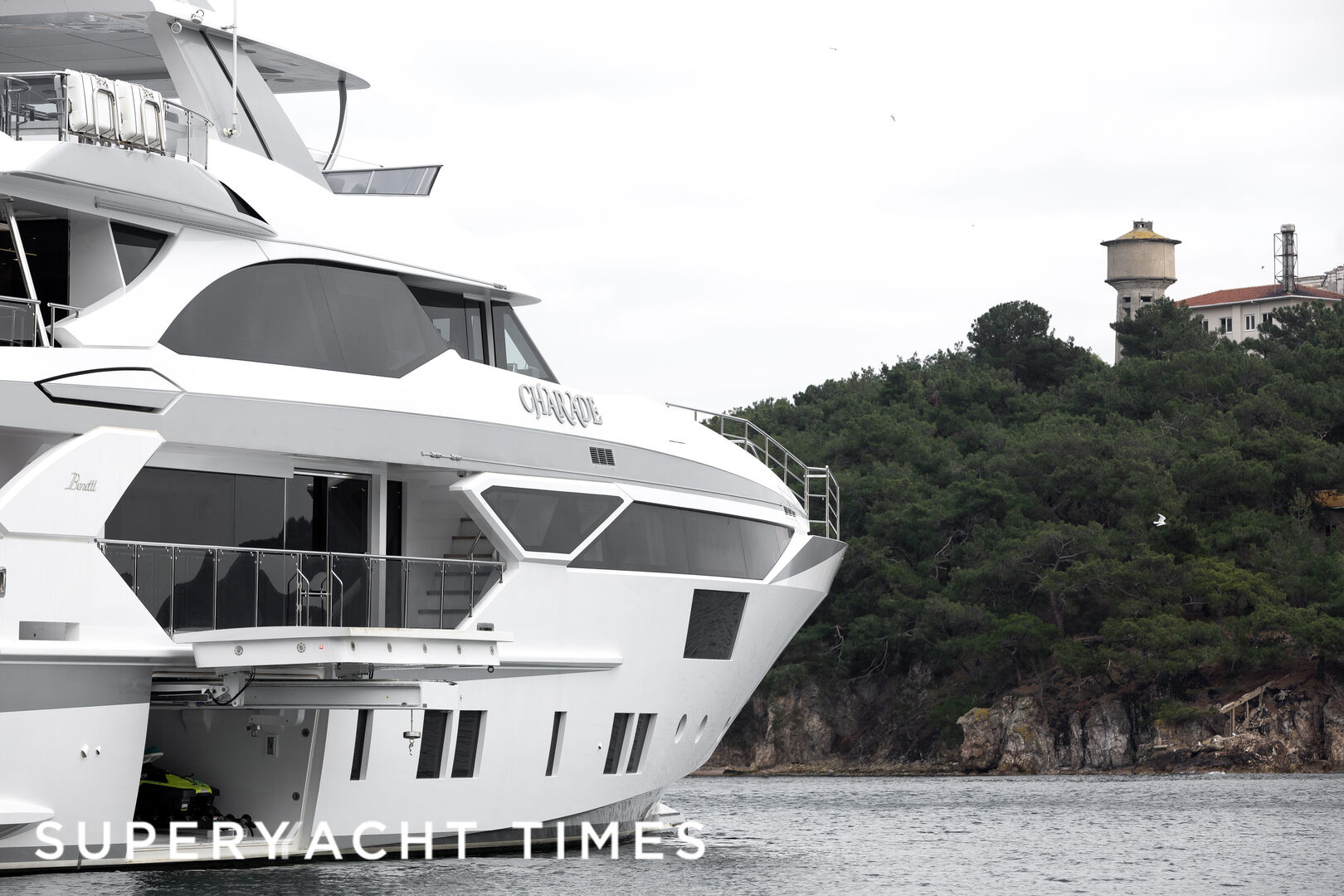 38m Benetti motor yacht Charade for sale