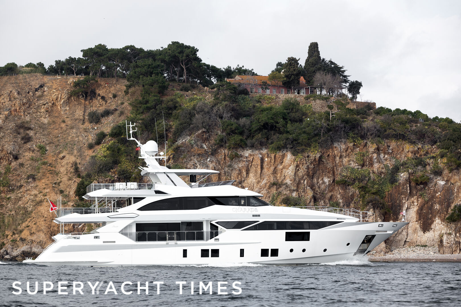 38m Benetti motor yacht Charade for sale