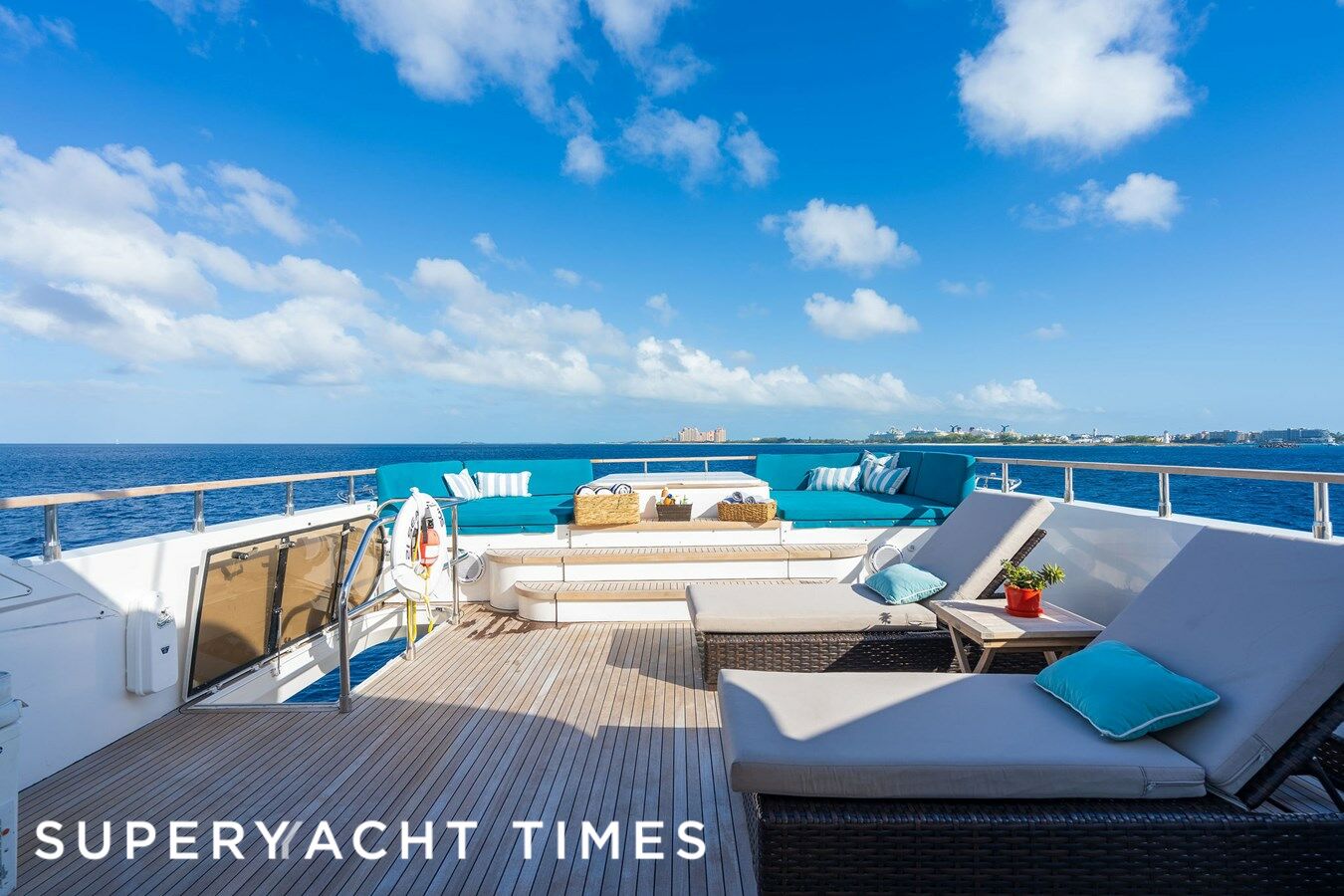 29m Princess motor yacht 21 Sea Sands enters the market