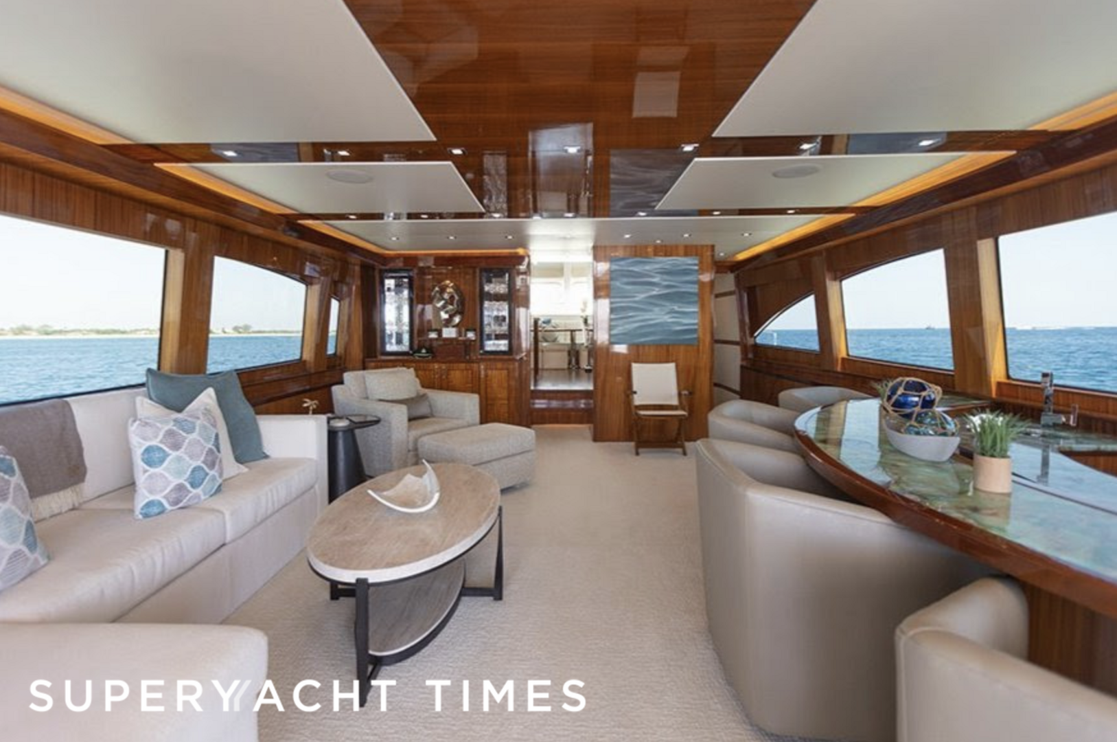 27m Hatteras motor yacht Ca’d’Zan for sale