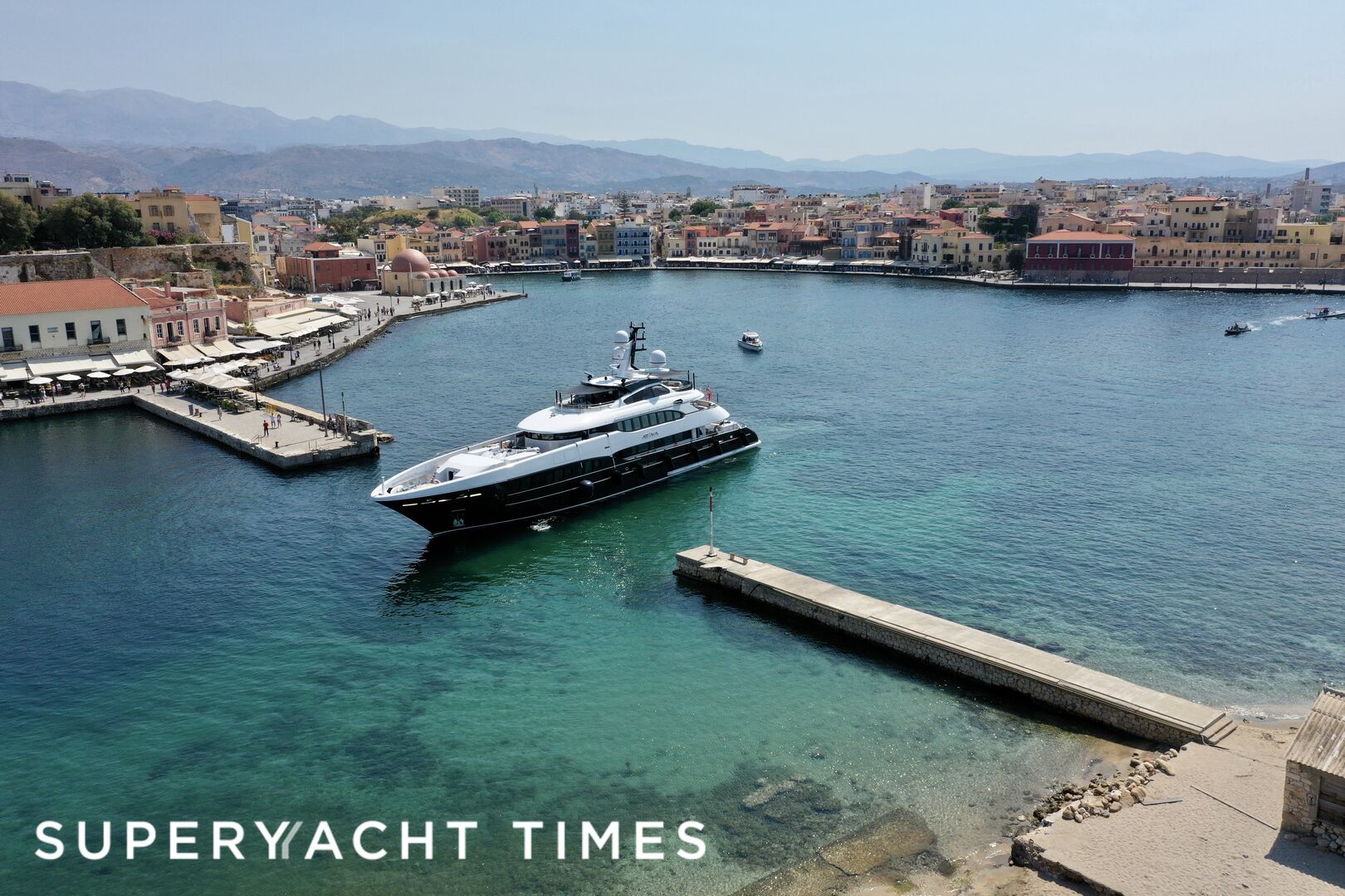 Heesen’s 47m Atina to undergo a major refit at the FDC Yachts Shipyard