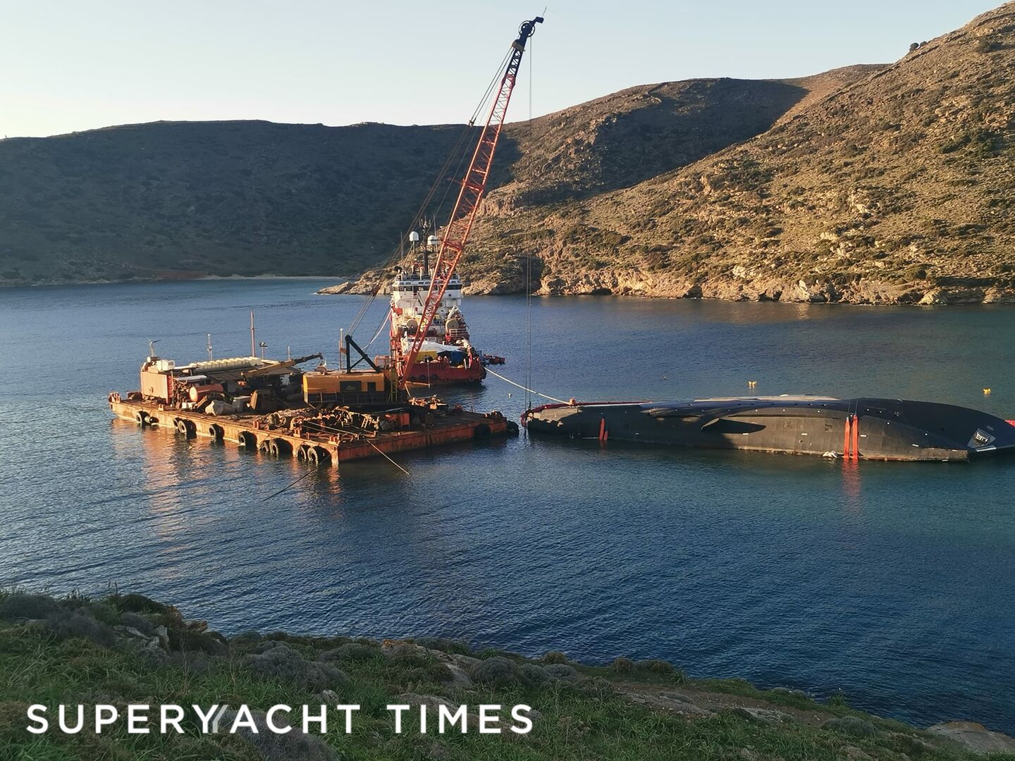 49m superyacht 007 refloated following salvage operation in Greece