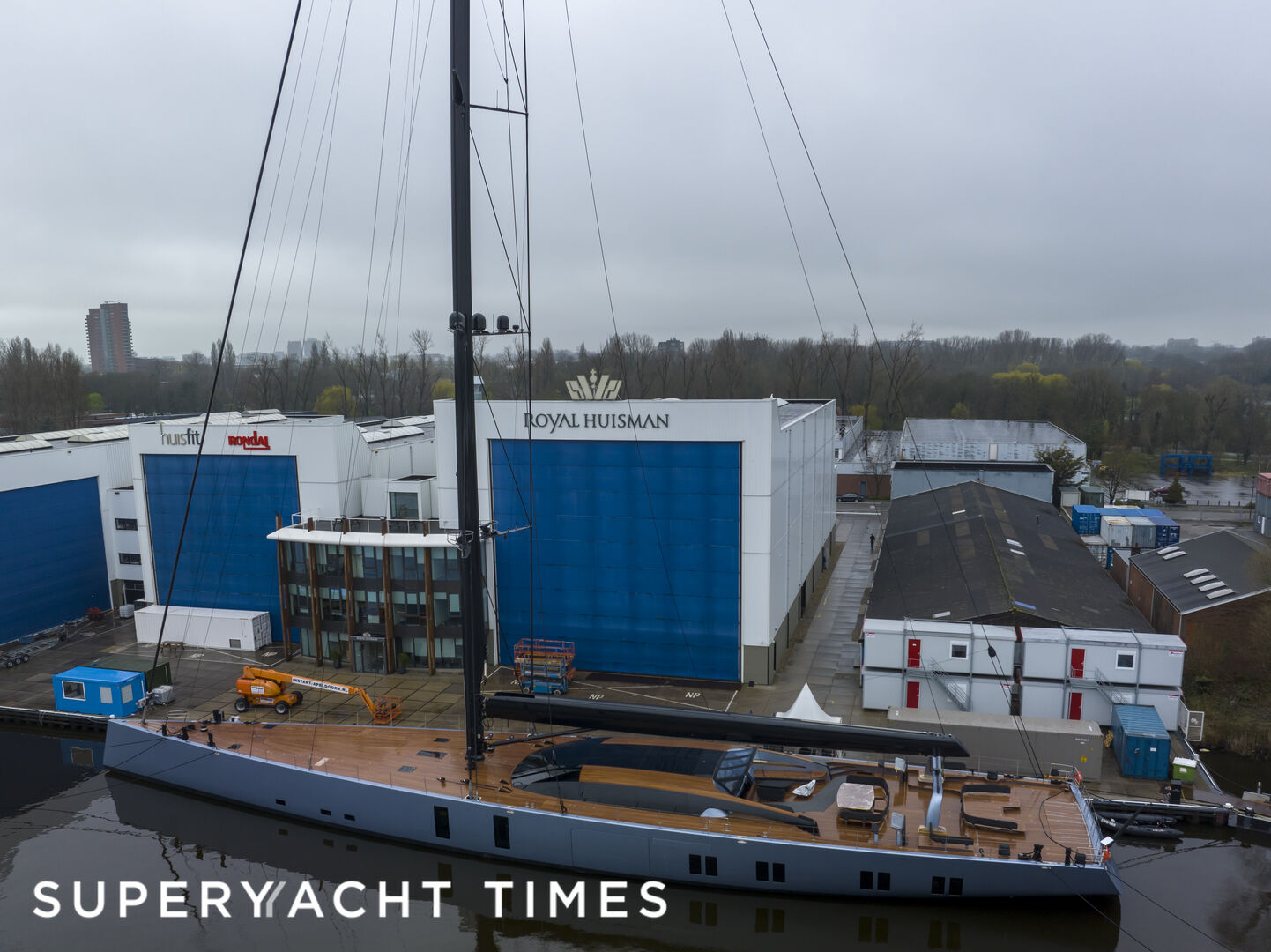 60m Royal Huisman superyacht Sarissa mast stepped