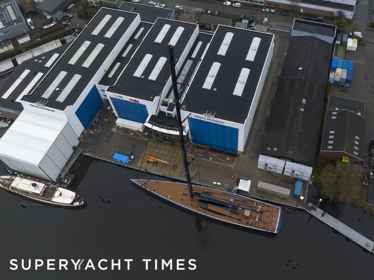 60m Royal Huisman superyacht Sarissa mast stepped