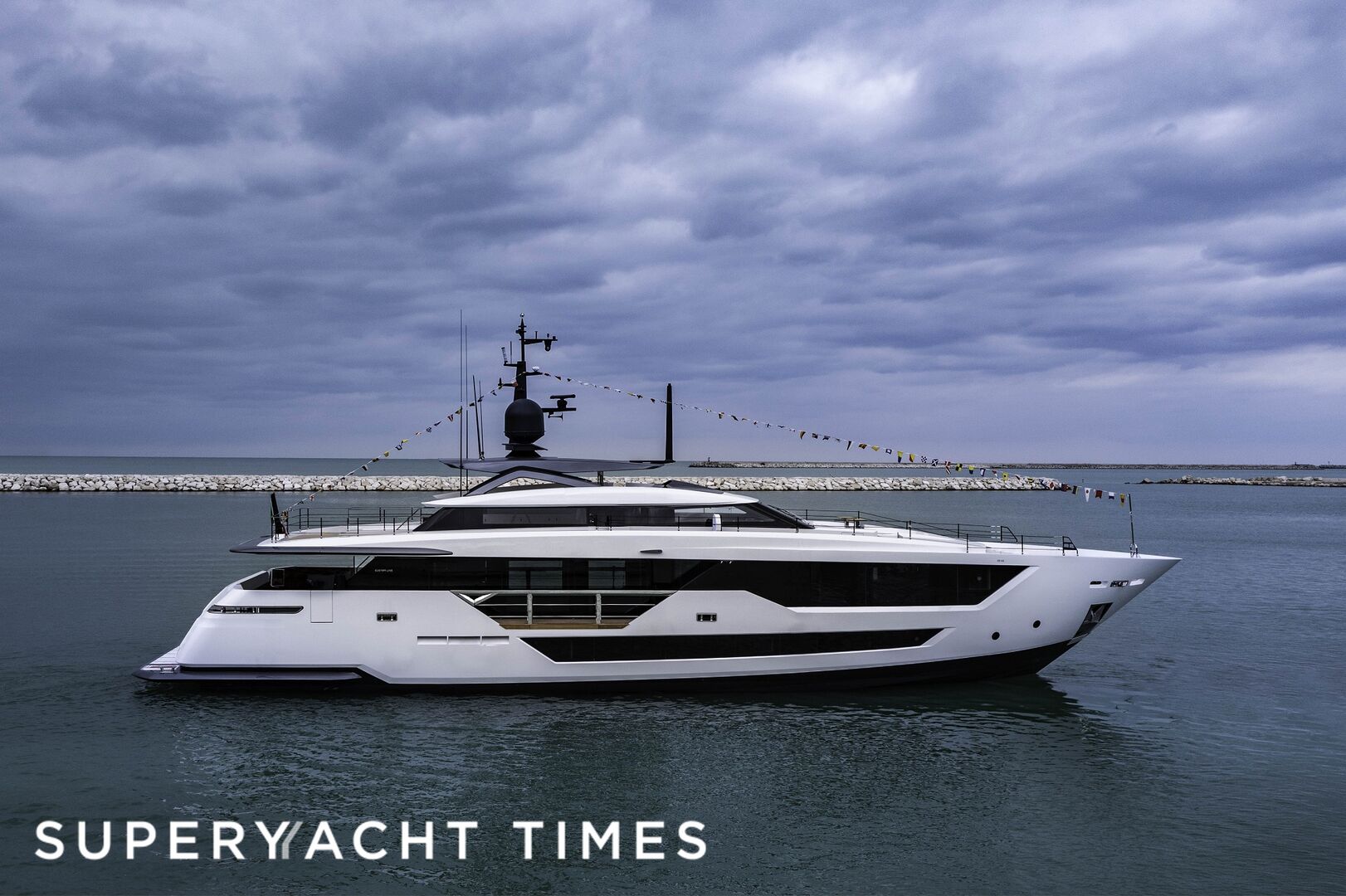 33m Custom Line motor yacht Ciao M launched