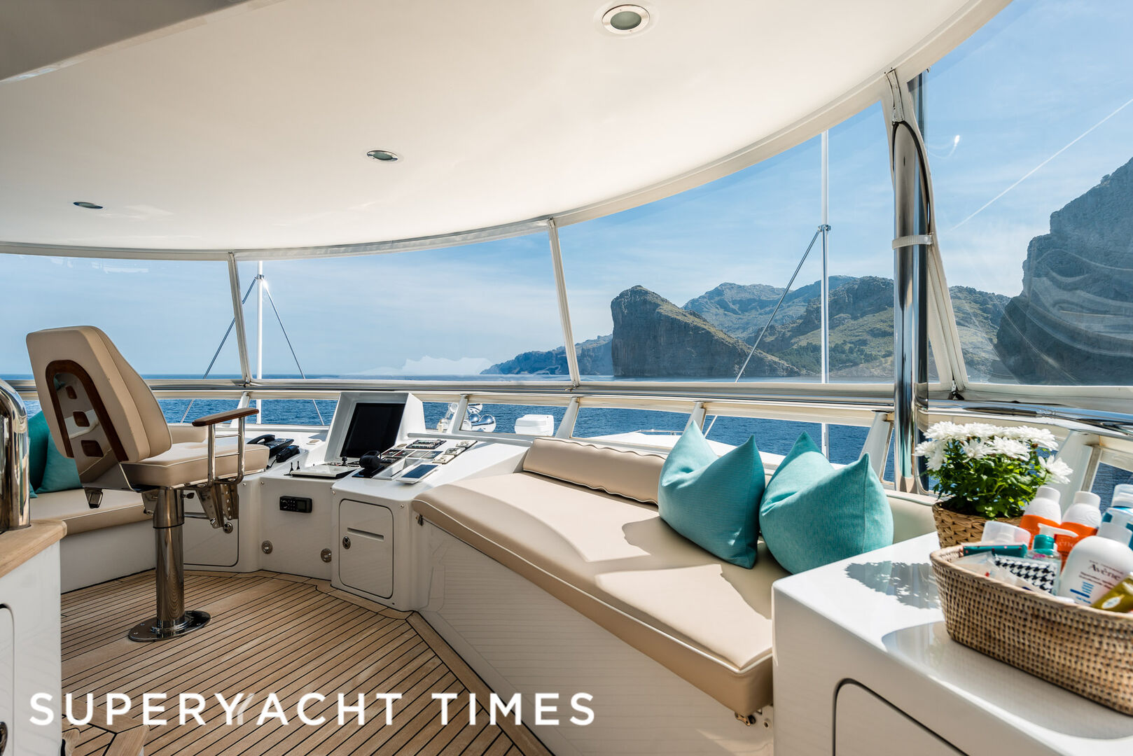 43m NQEA superyacht Flying Manta sold