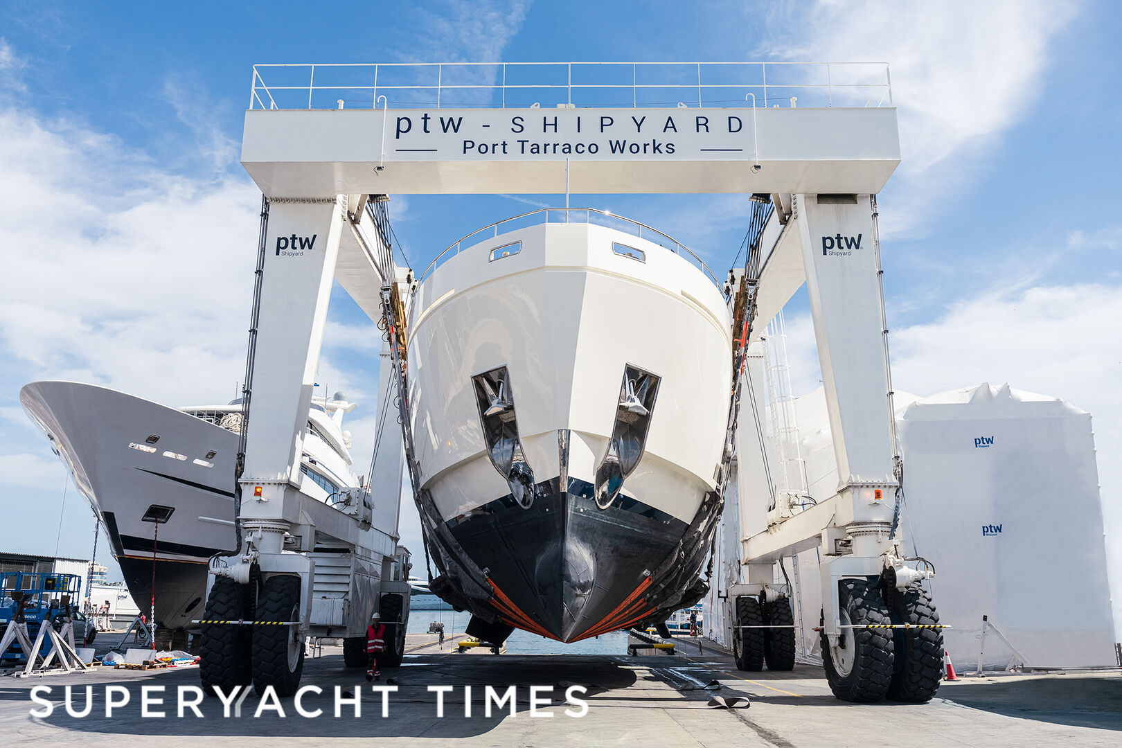 ptw Shipyard partners with Finishing De Luxe to form stellar Superyacht paint services in the ...