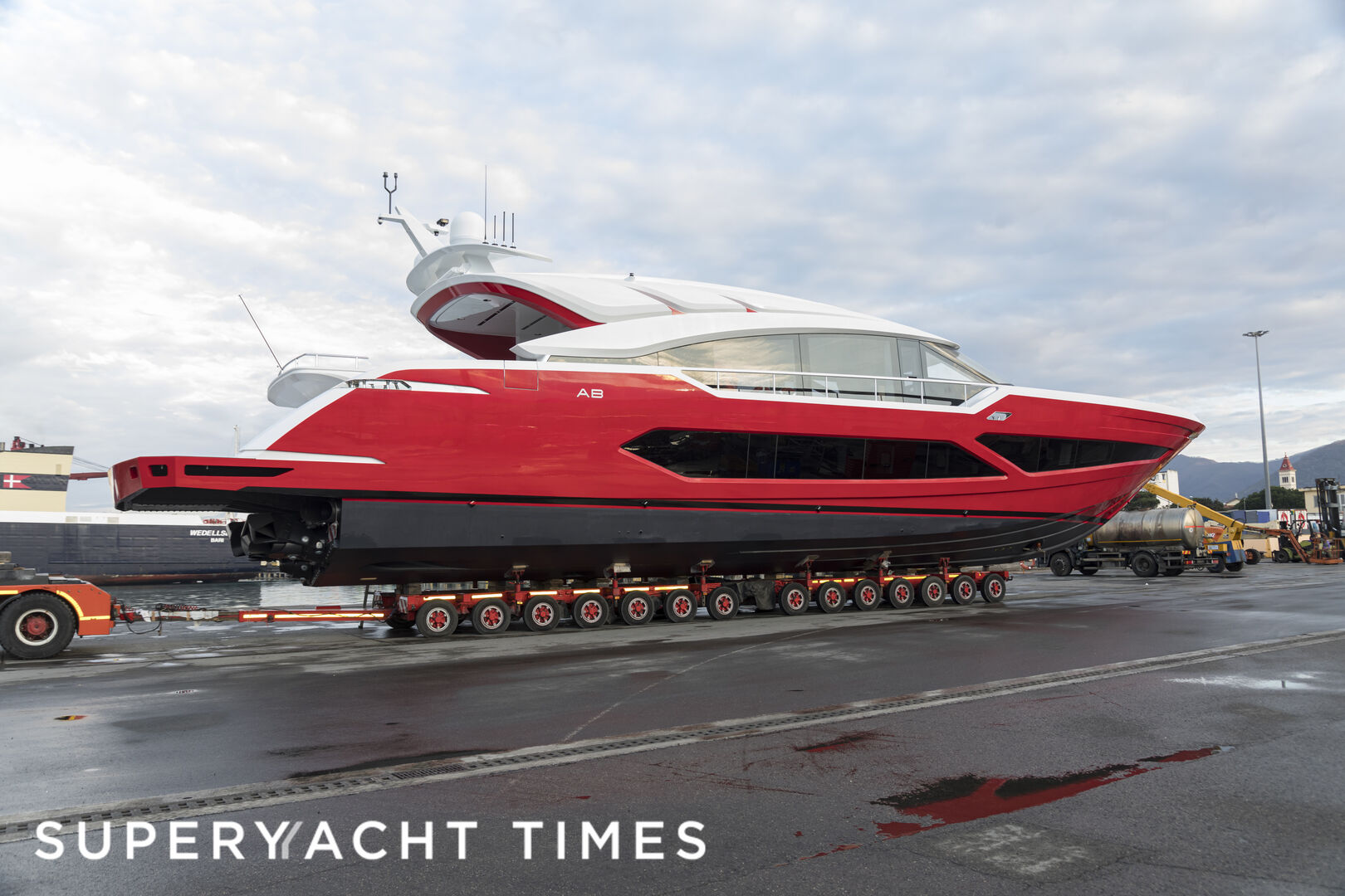 31m AB100 motor yacht launched in Viareggio