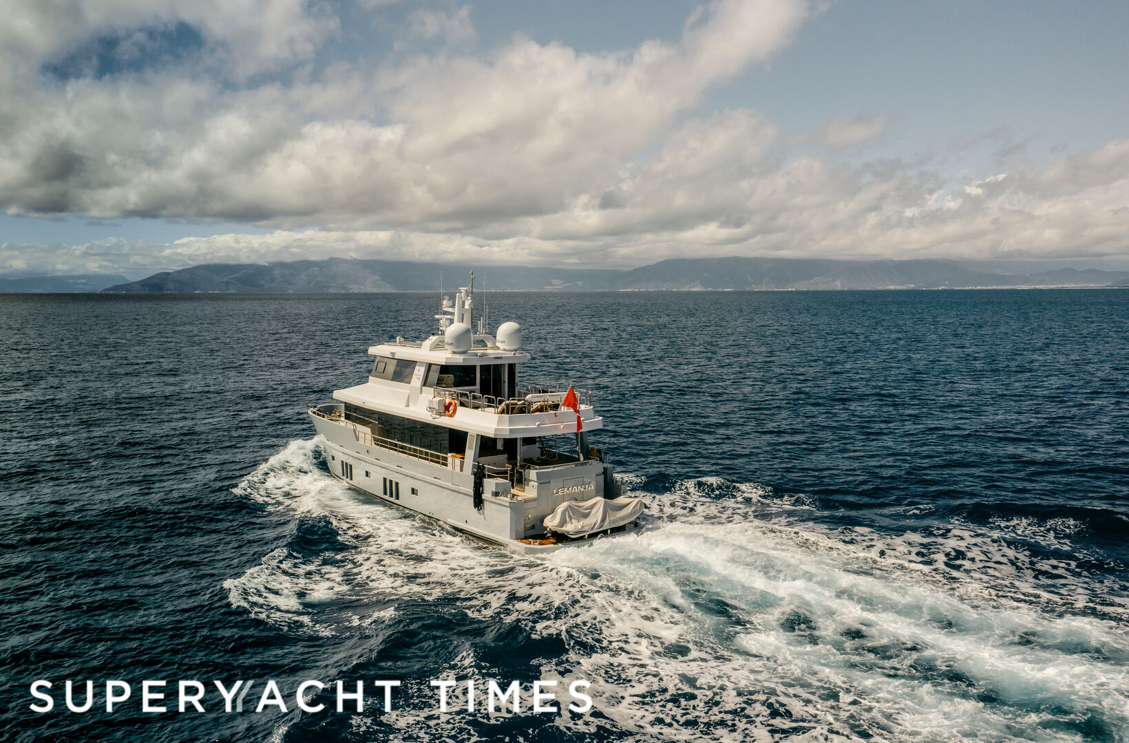 First look onboard the 24m Bering B76 yacht Lemanja