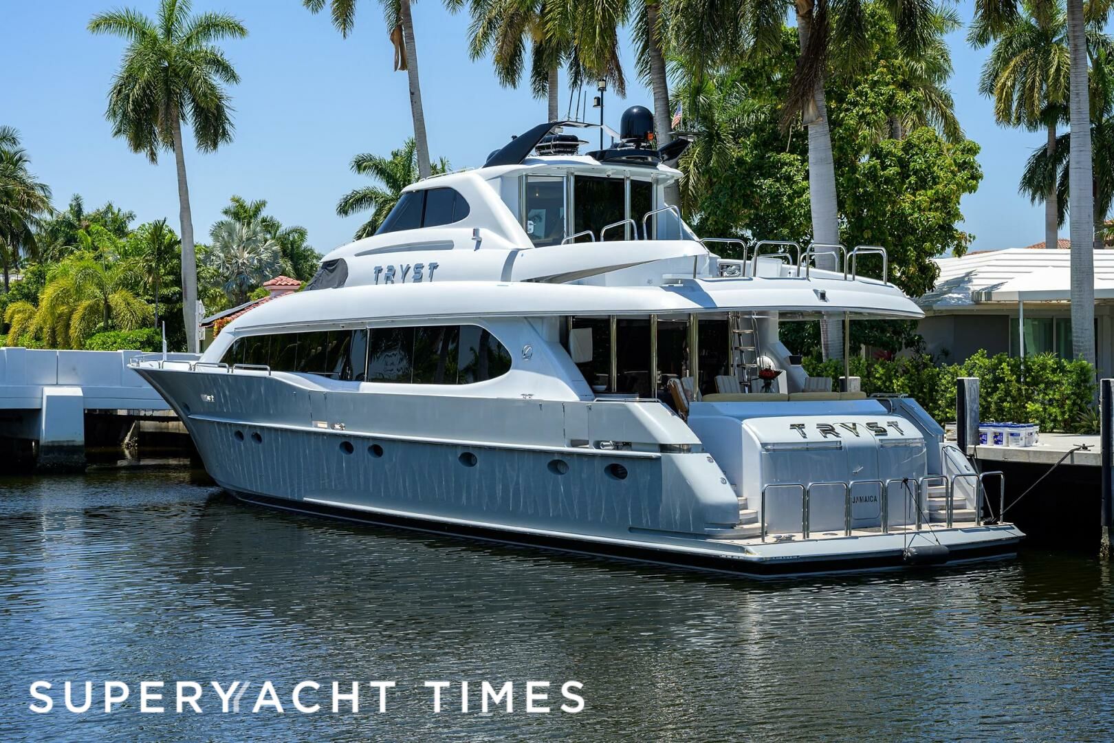 29m Lazzara 94 motor yacht Tryst for sale