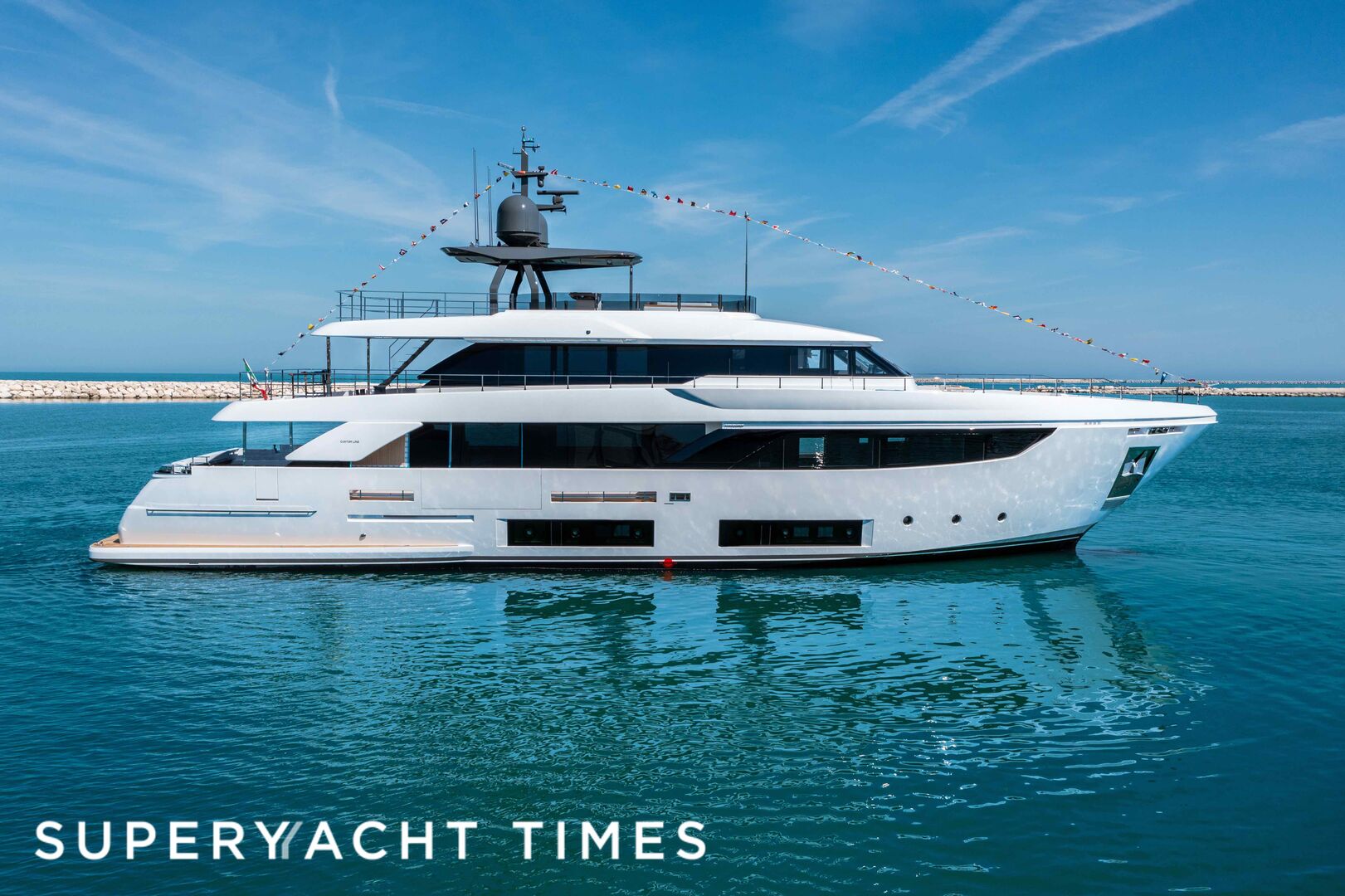 Custom Line launches 33m motor yacht Familia