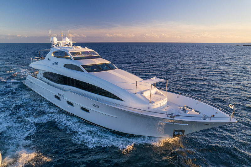 35m Lazzara LMY 116 motor yacht QTR sold