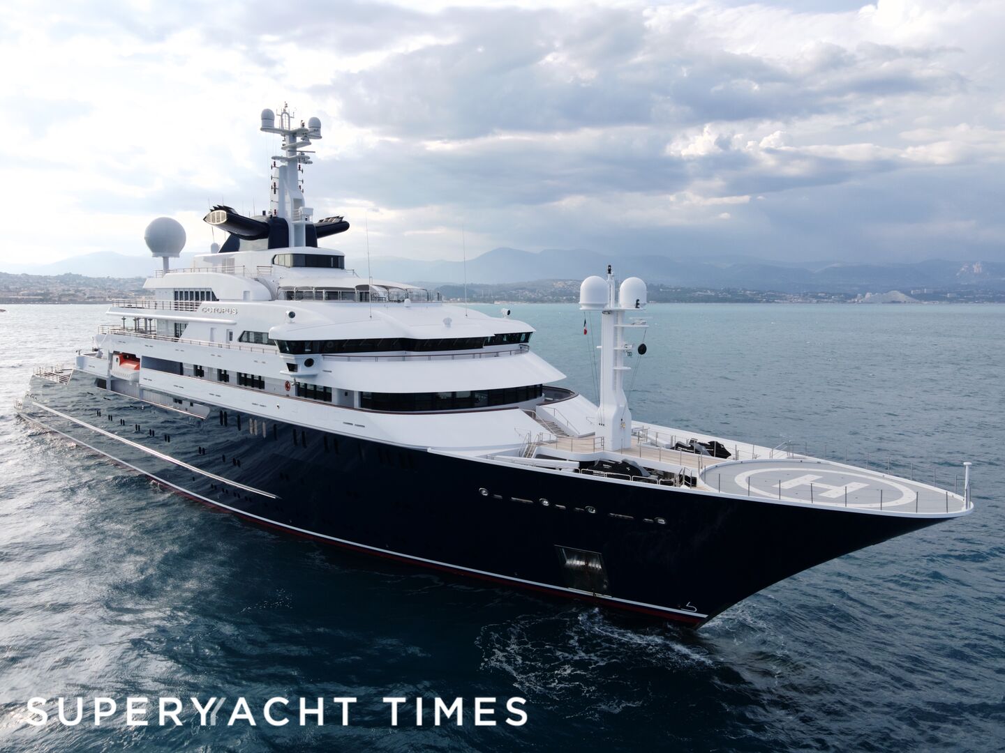 100m+ superyachts spotted in the French Riviera