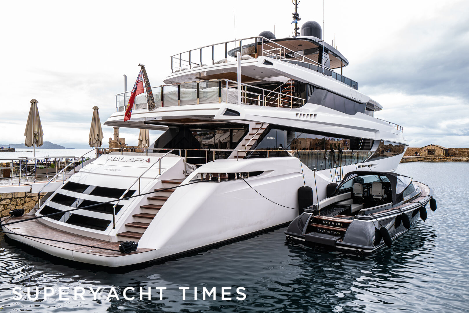 43m superyacht Halara in Crete