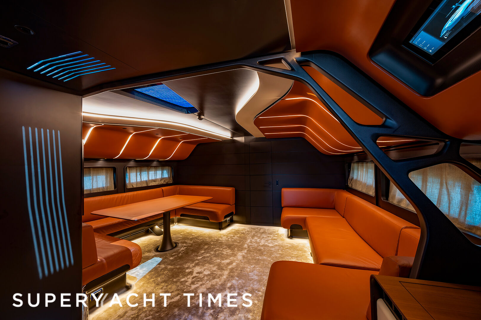 25m Victory Design yacht Bolide 80 exceeds speeds of 70+ knots in sea ...