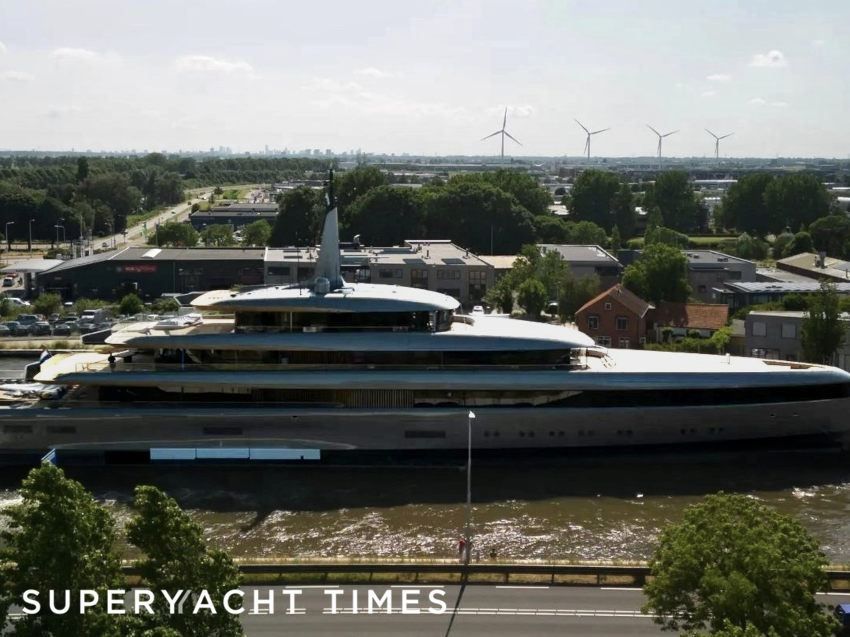 84m Feadship superyacht Obsidian prepares for sea trials