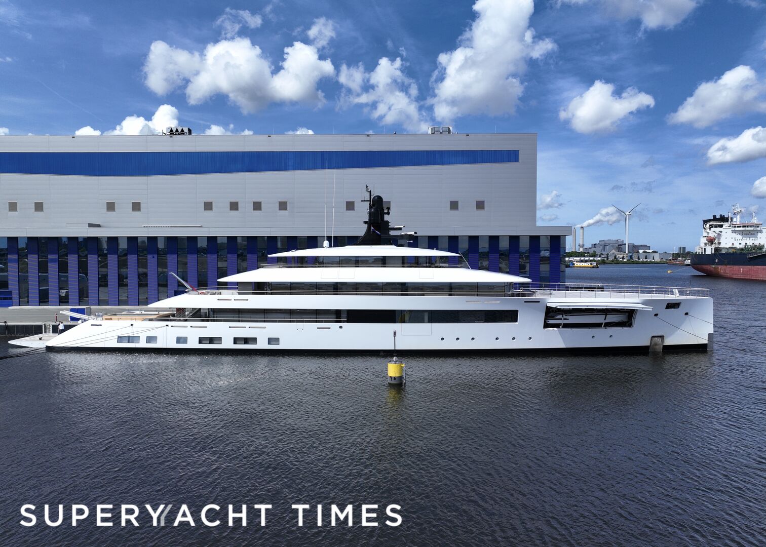 In Pictures: Superyachts Pi and Feadship 823 in Amsterdam