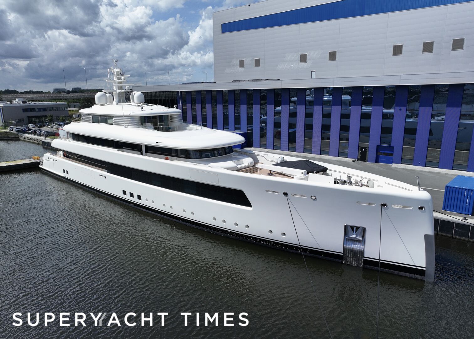 In Pictures: Superyachts Pi and Feadship 823 in Amsterdam