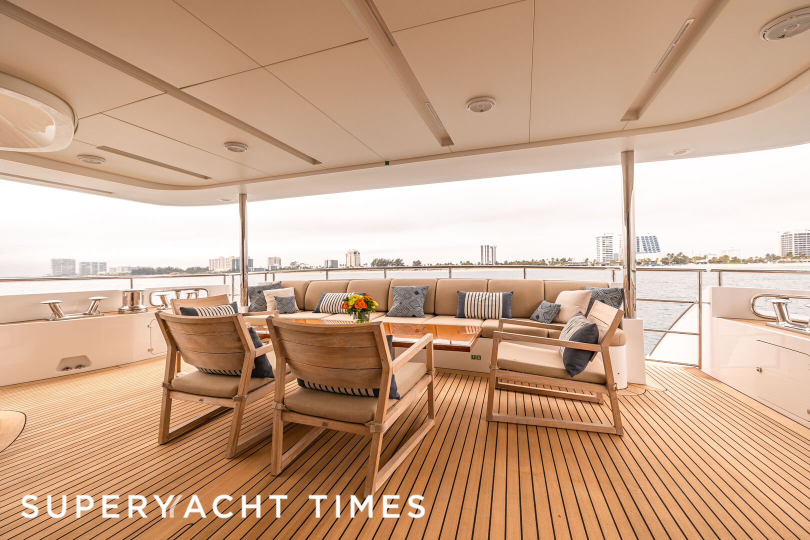 40m Benetti classic motor yacht Patience for sale