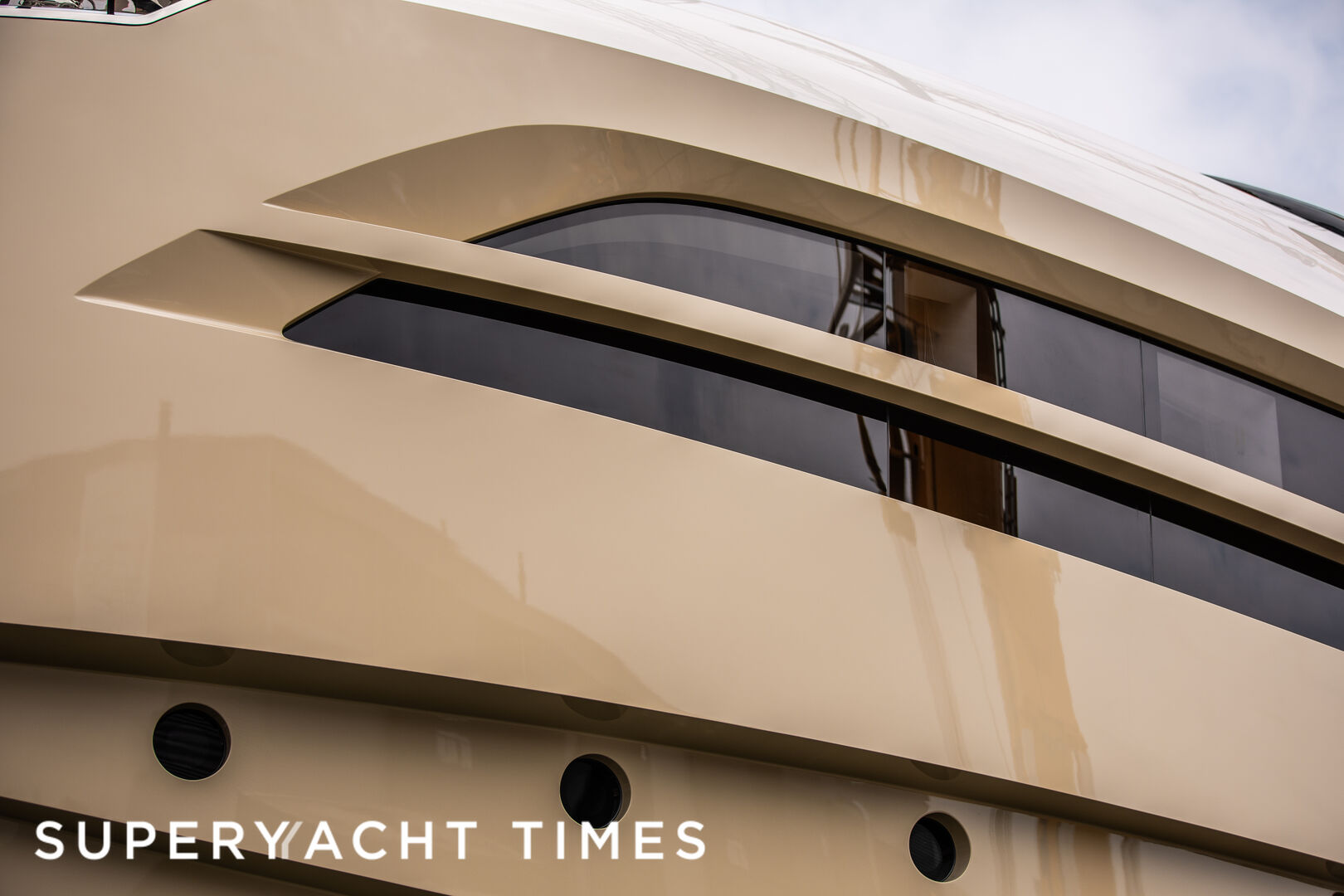 34m Van der Valk custom yacht Pilot launched