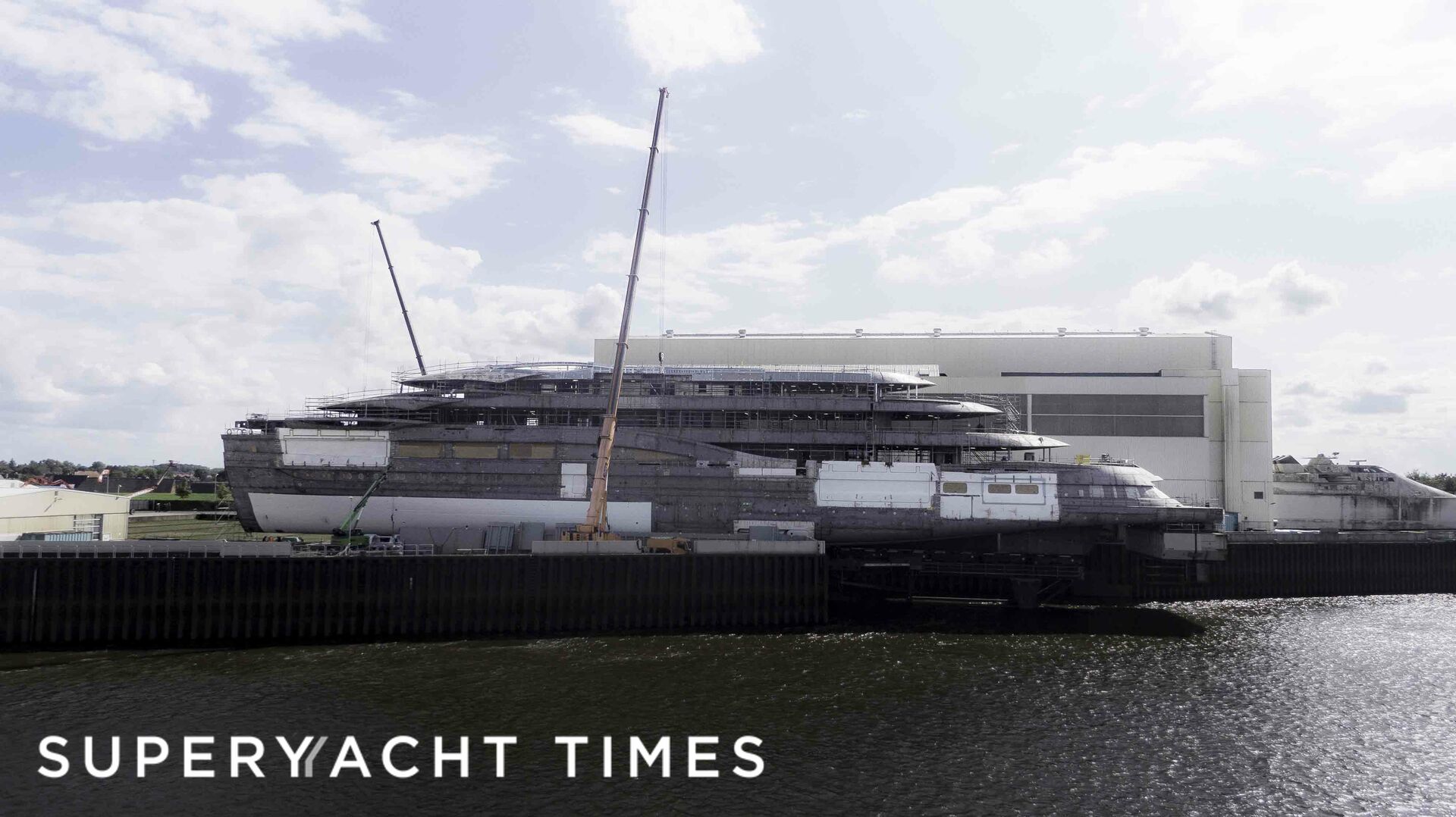 New images of 130m+ Lürssen superyacht Deep Blue