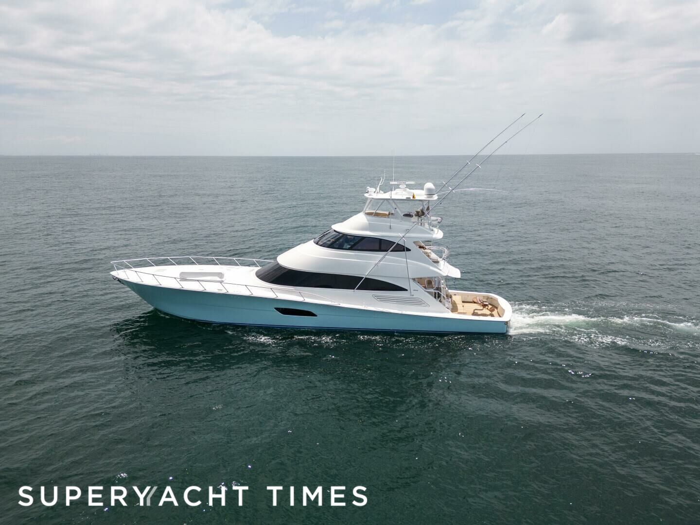 28m Viking yacht A Work of Art sold