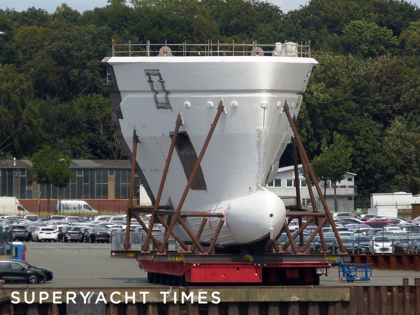New images of 130m+ Lürssen superyacht Deep Blue