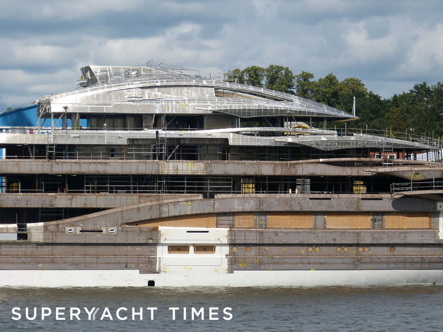 New images of 130m+ Lürssen superyacht Deep Blue