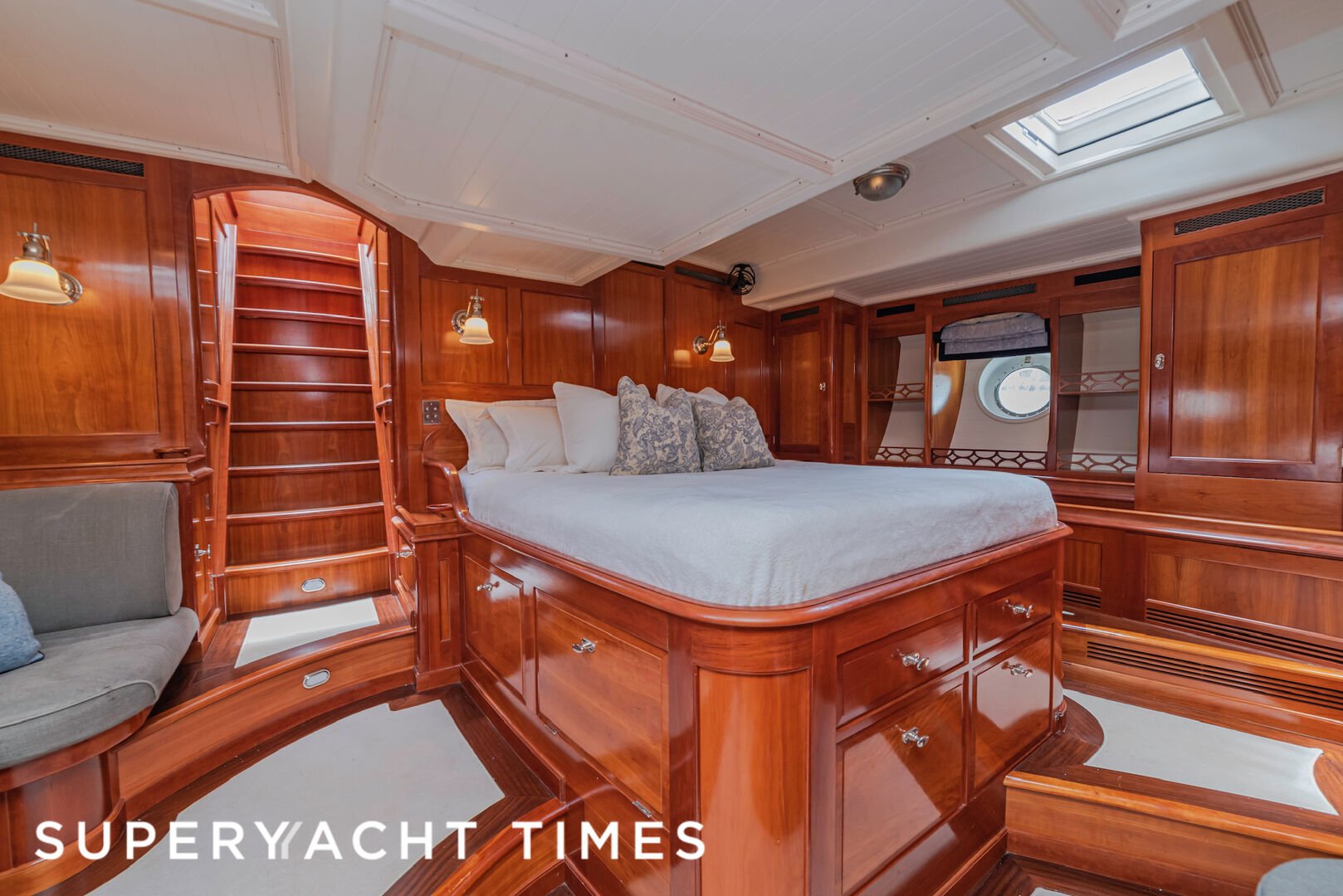 32m Holland Jachtbouw sailing yacht Nyima sold