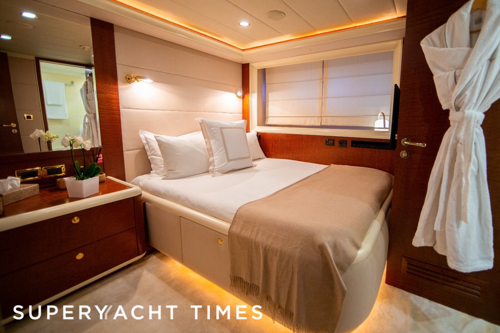 35m Leight Notika yacht Viking III for sale as one of two models ever built