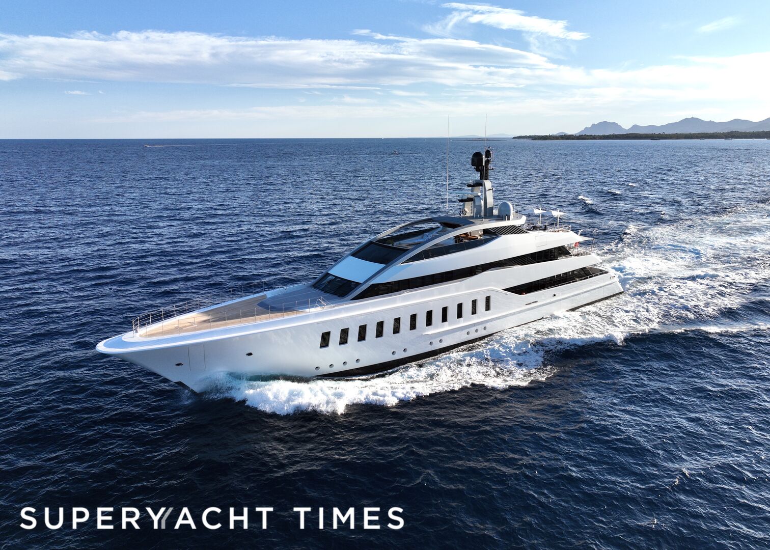 57m superyacht Halo on the French Riviera