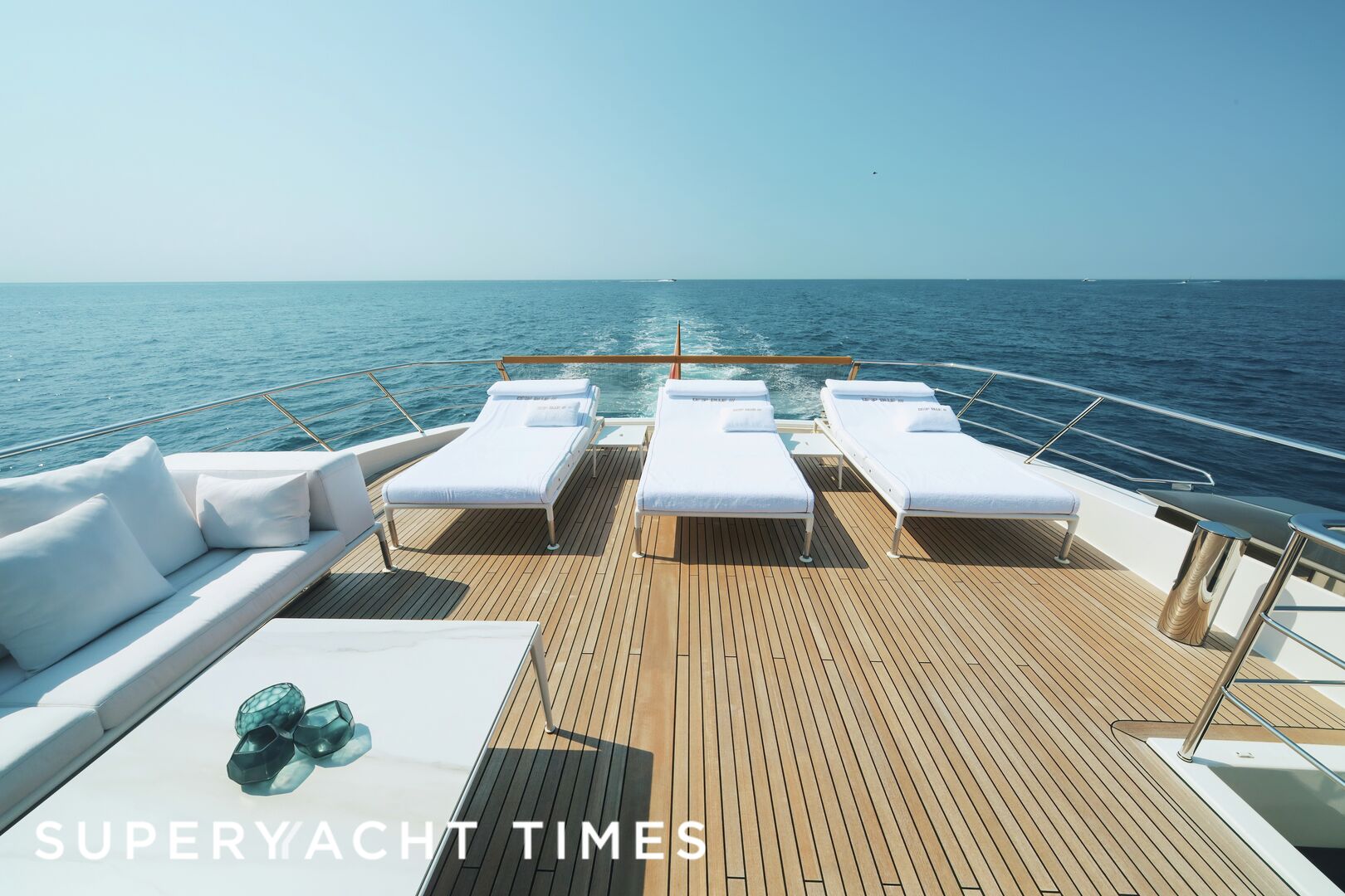 31m Sanlorenzo motor yacht Deep Blue III sold