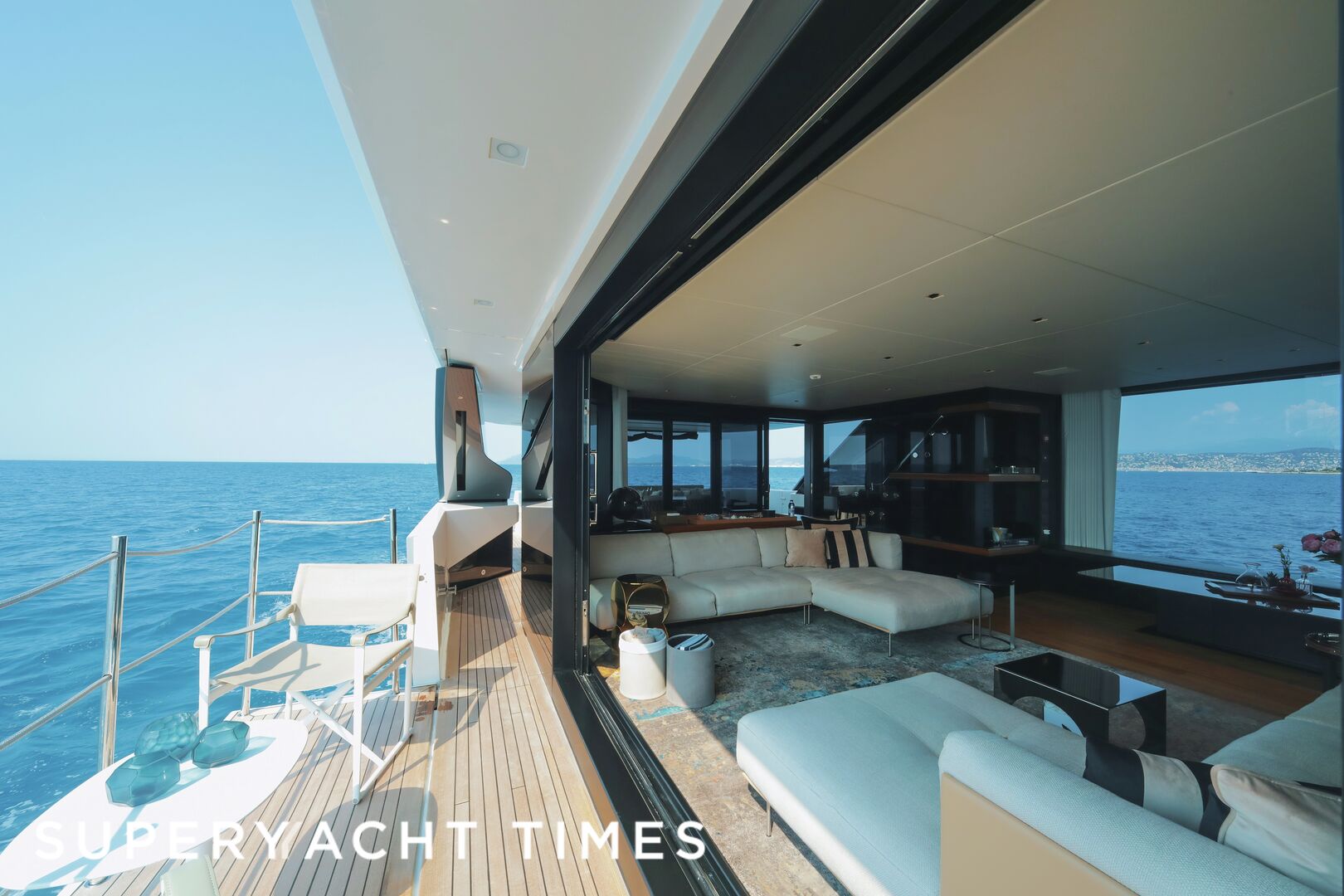 31m Sanlorenzo motor yacht Deep Blue III sold