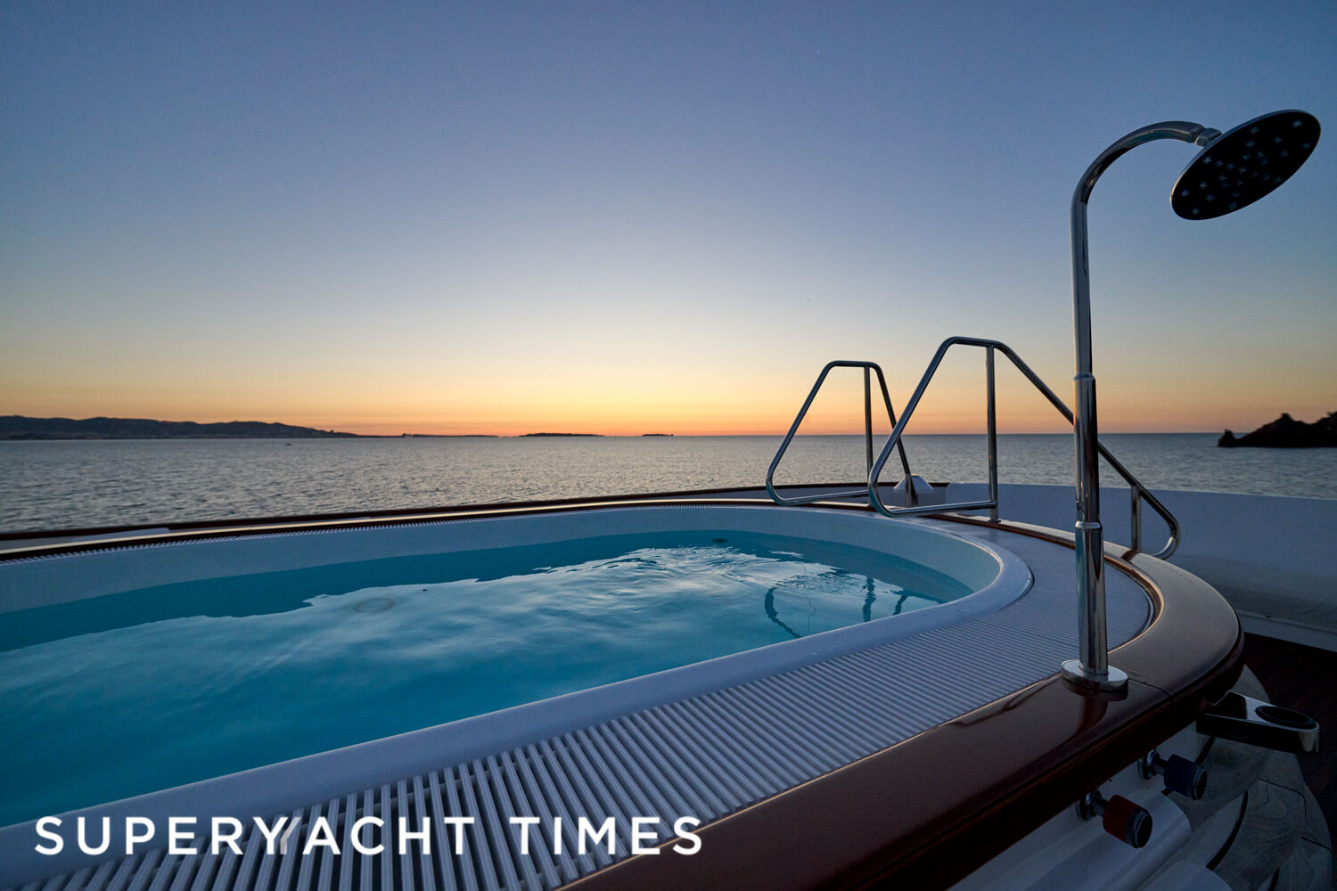 60m Feadship superyacht Lady Beatrice joins the market