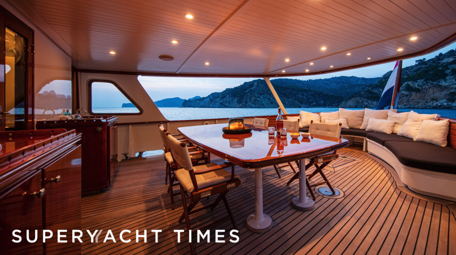 33m classic Feadship yacht Santa Maria for sale