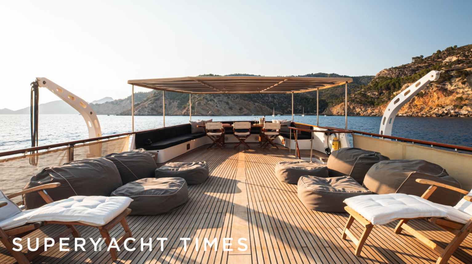 33m classic Feadship yacht Santa Maria for sale