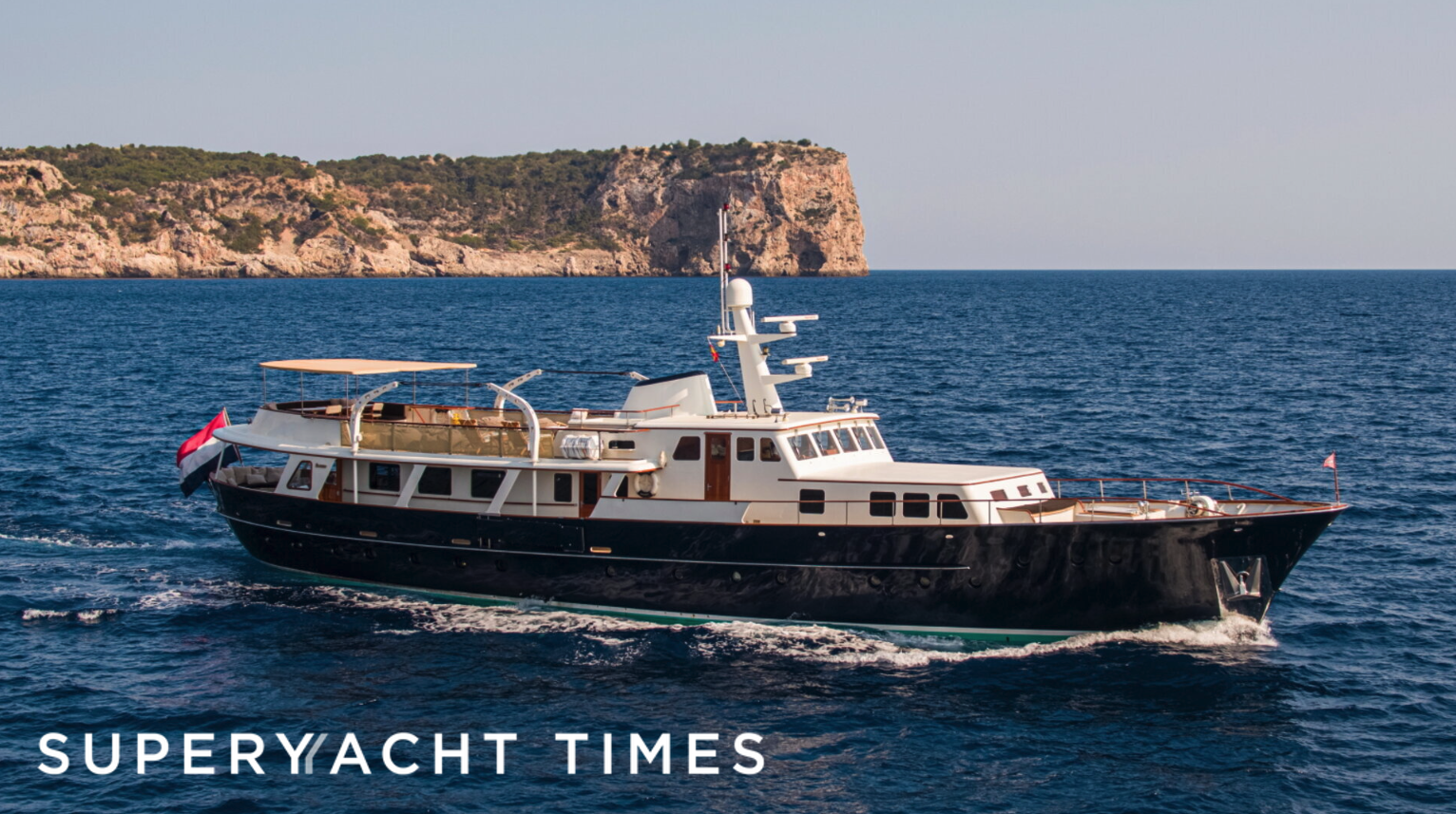 33m classic Feadship yacht Santa Maria for sale